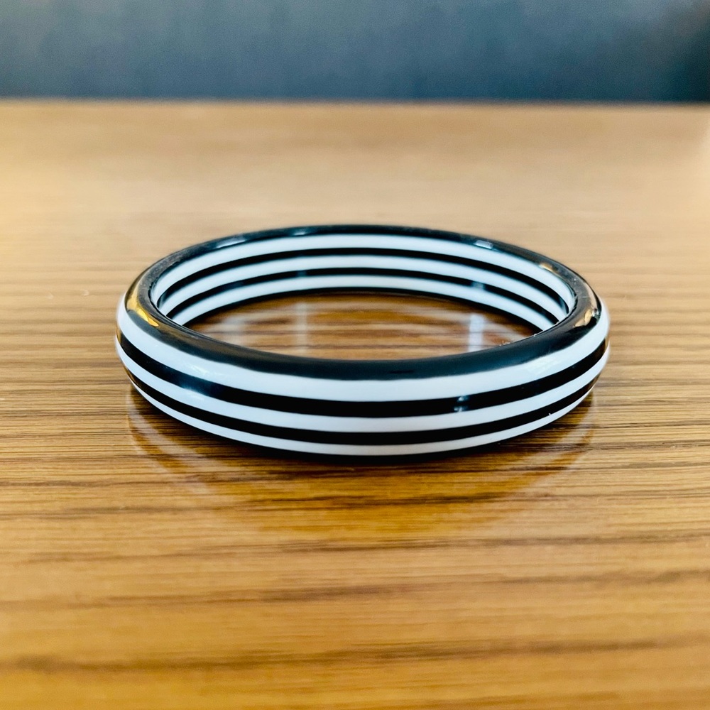 Bakelite Bangle Bracelet Black & White Striped - Gem